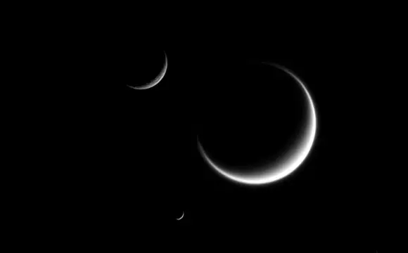 Triple Crescent Moon Saturnus Cassini