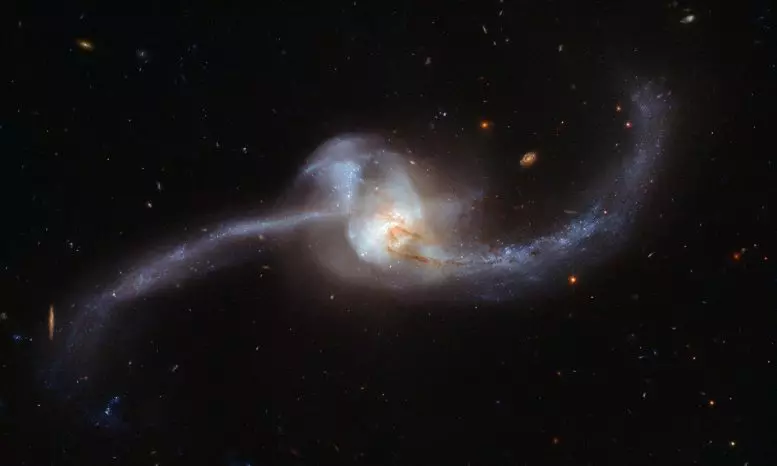 NGC 2623 fusión de galaxias del Hubble