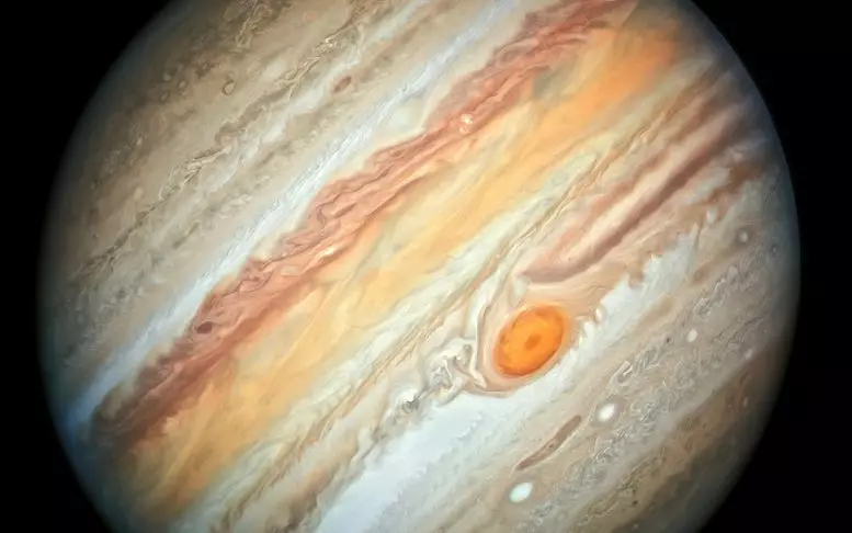 Portreti Hubble i Jupiterit