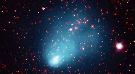 De gréisste Galaxiecluster am Distant Universum fonnt vum Chandra X-ray Observatory vun der NASA