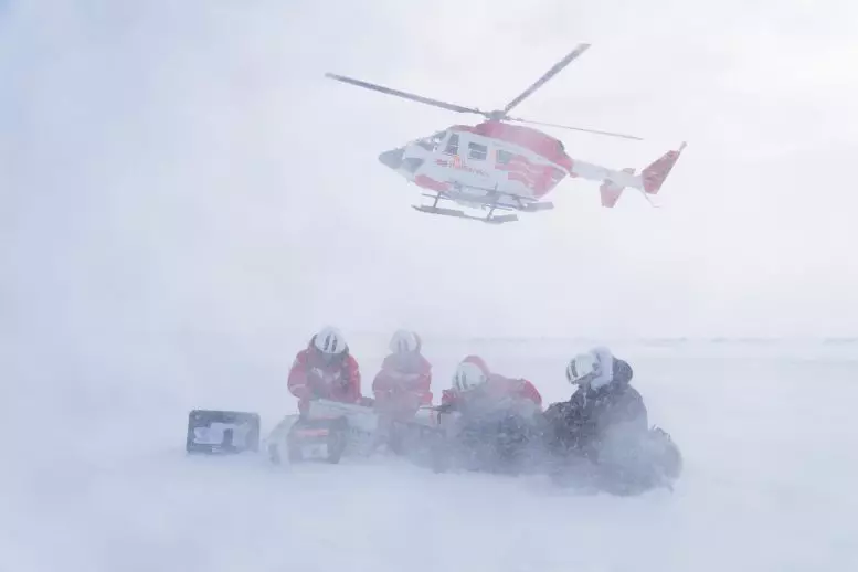 Helikopteroz utzitako taldea