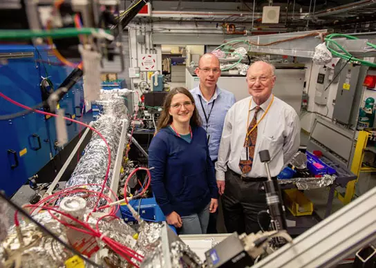 LCLS Zaps Electrons out of Atoms, Fa'ai'uga i Su'esu'ega Fa'ainisinia ma I'uga Atomic.