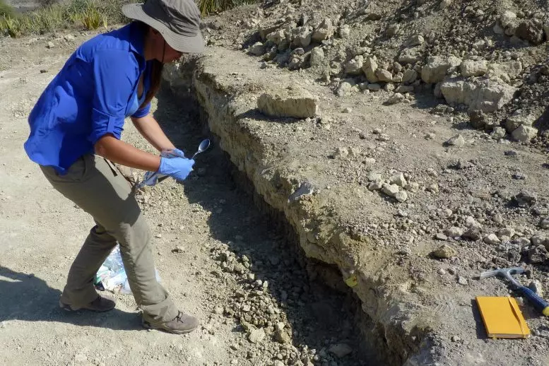 Ainara Sistiaga di Olduvai Gorge