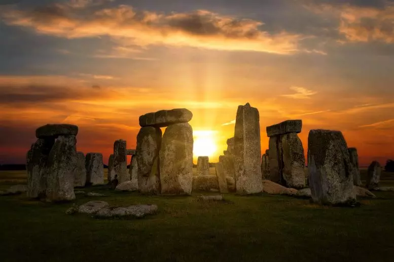 Paglubog ng araw ng Stonehenge