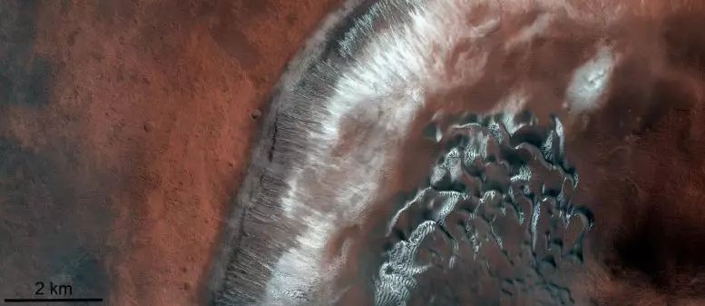 Dune Fields Marsov zeleni krater