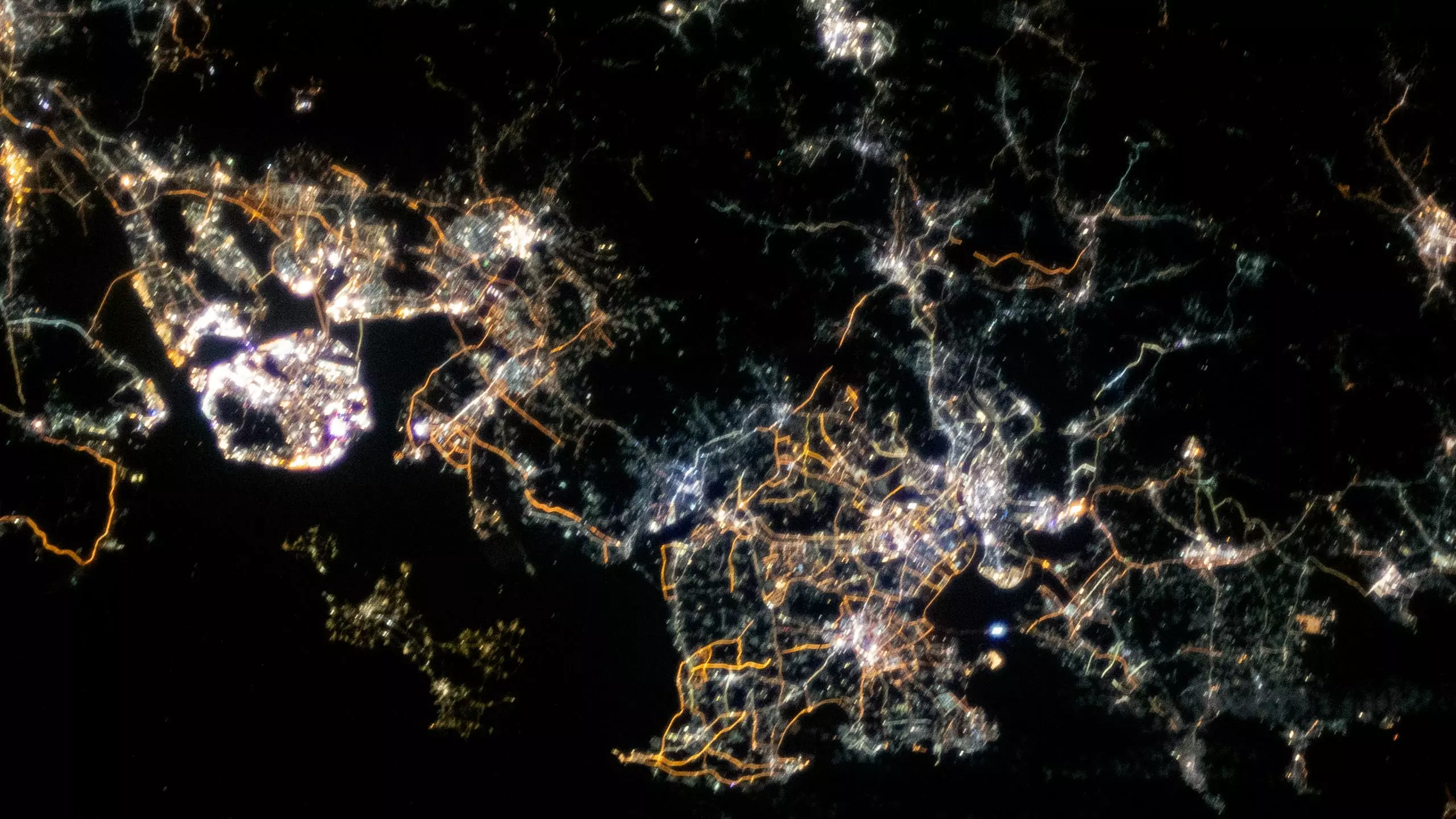 Çin Liman Şehirlerinin Geceleri Uluslararası Uzay İstasyonunda Bir Astronot Tarafından Çekilmiş Göz Kamaştırıcı Fotoğrafı
