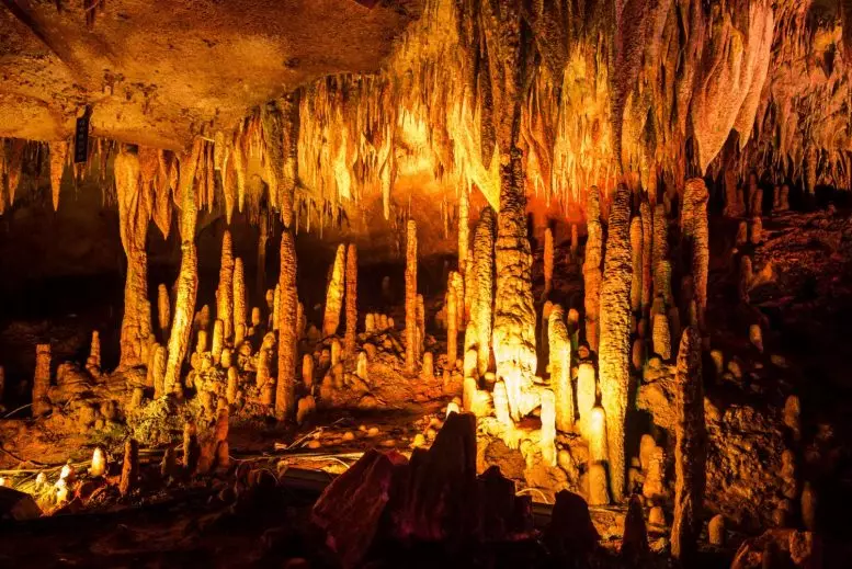 Stalagmittene Shennong-hulen