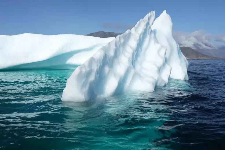 Ledeni brijeg u blizini Grenlanda