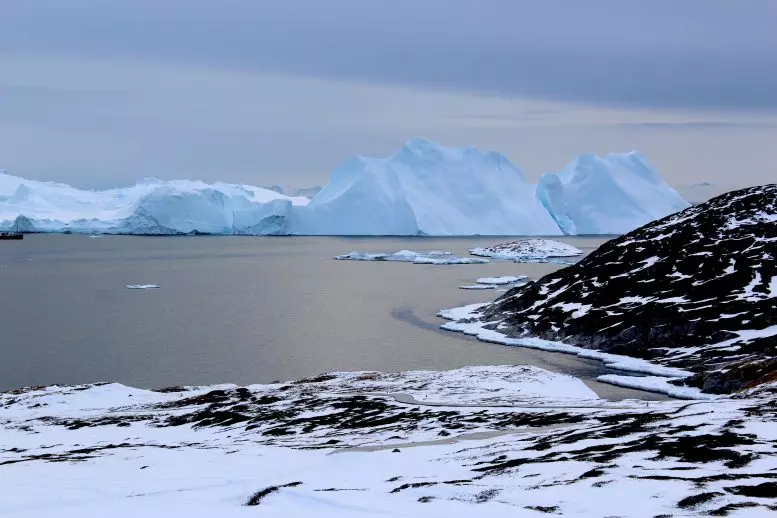 Sante leda u blizini Grenlanda