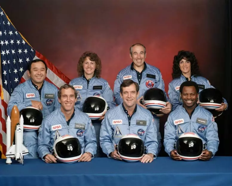 Членове на екипажа на STS-51L