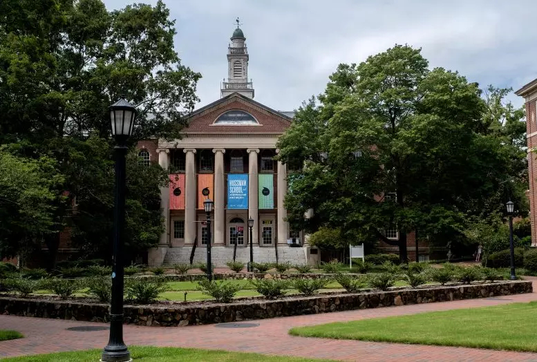 Universitas Carolina Utara di Chapel Hill