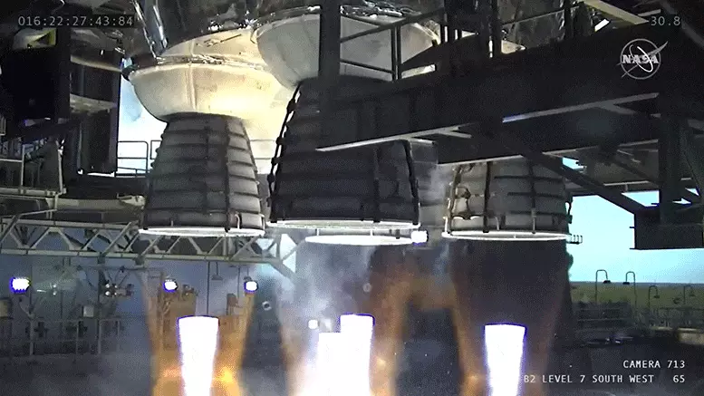 La NASA effectue un test de tir à chaud de l'étage massif du noyau de la fusée SLS pour la mission Artemis I Moon