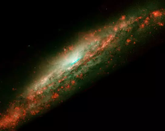 હબલ વ્યૂઝ ગેલેક્સી NGC 3079