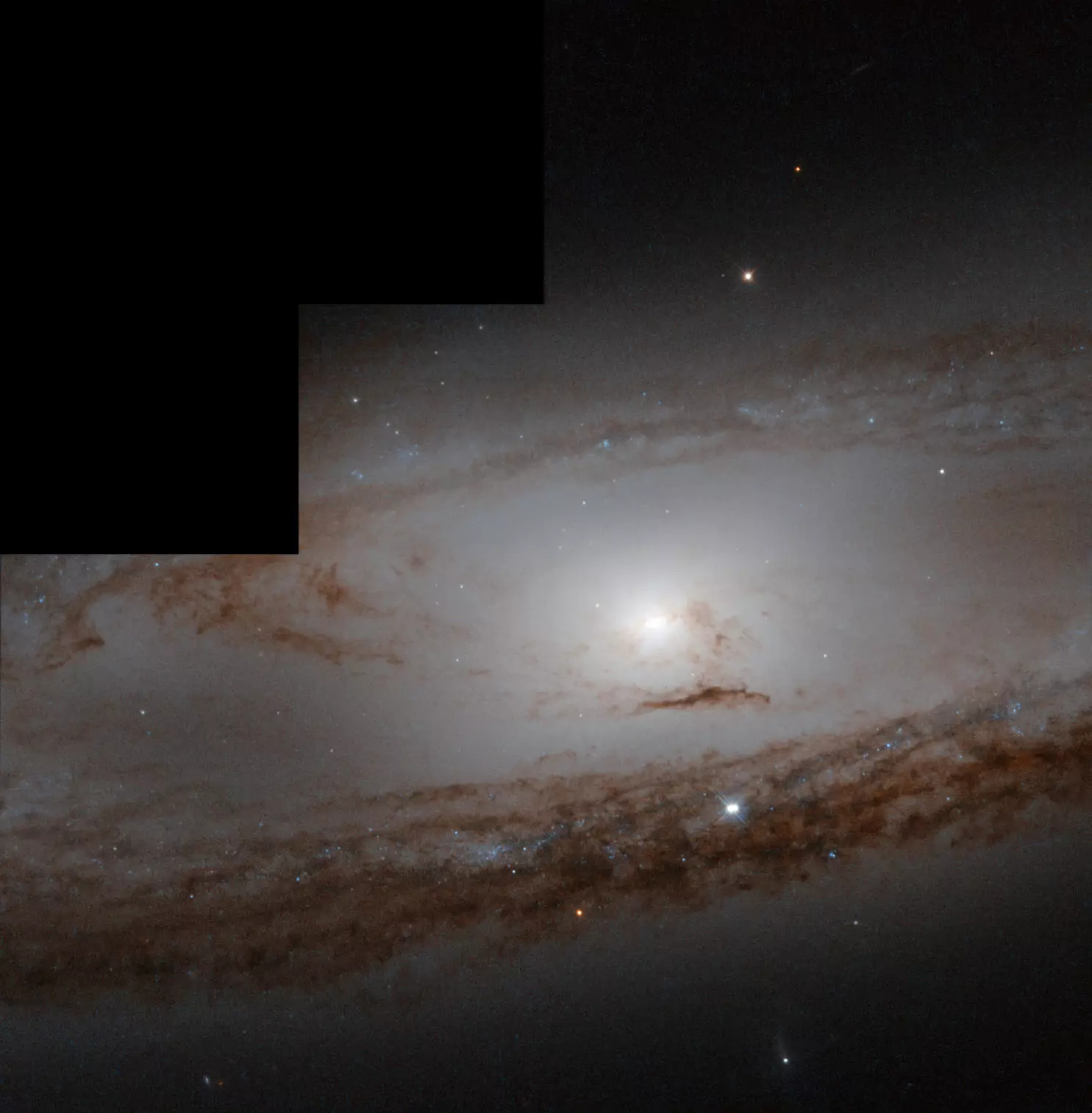 Хаббл спираль Galaxy M65-ыг хардаг