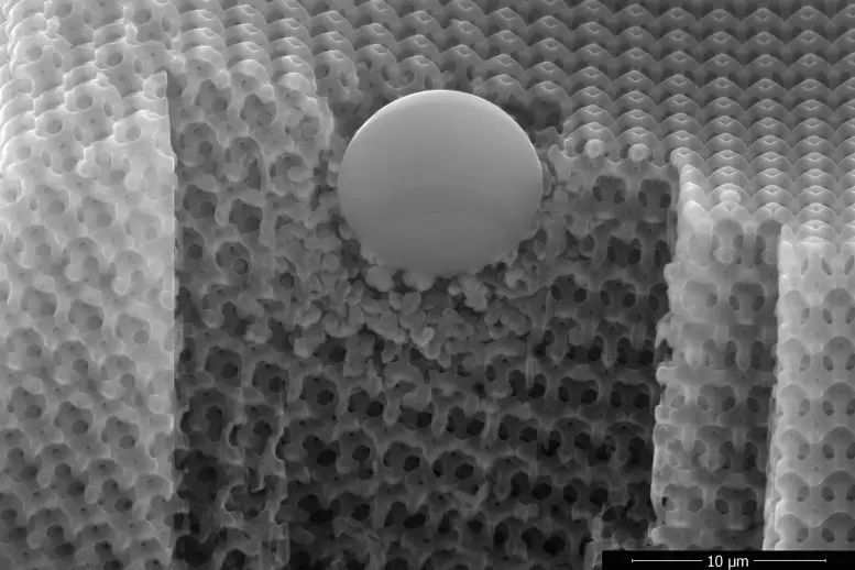 Mikropartikel Supersonik Ketahanan Nanomaterial