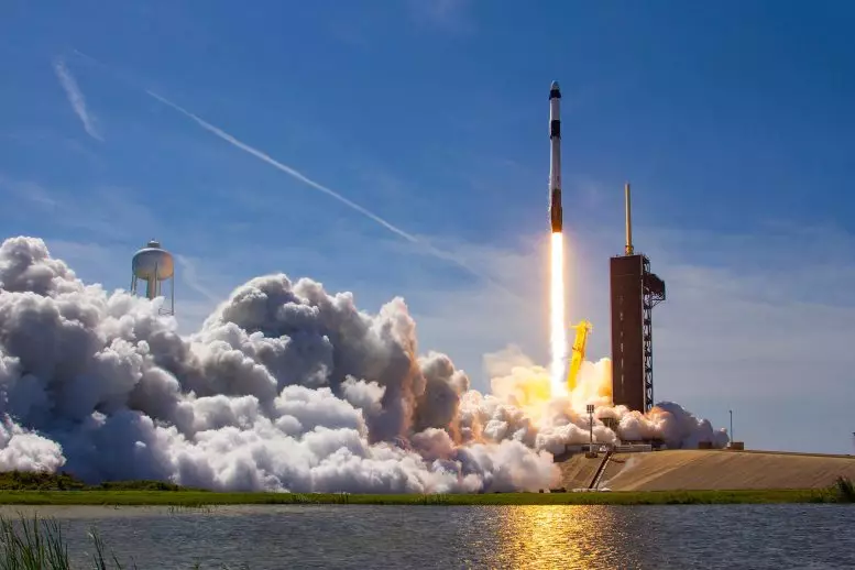 Ax 1 SpaceX Falcon 9 රොකට් දියත් කිරීම