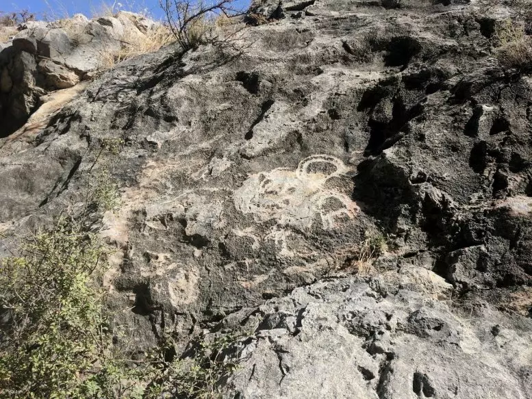 Petroglyphen aus der Bronze- und Eisenzeit