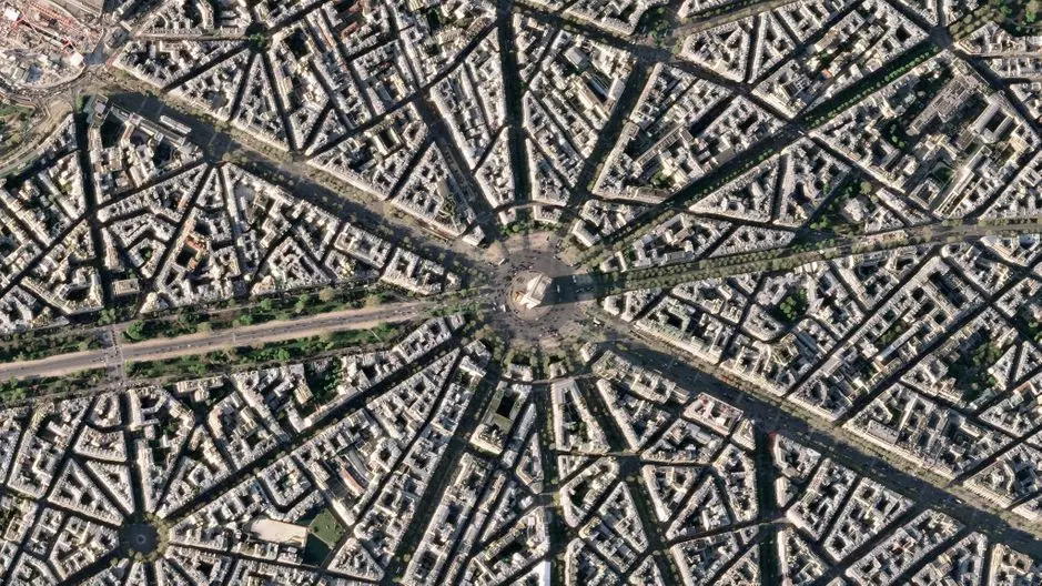 Arc de Triomphe v Paříži