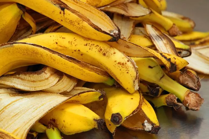 Peels Banana