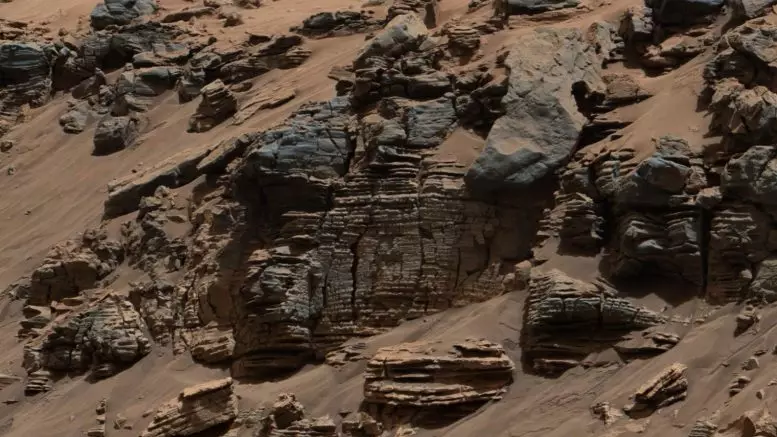 Mars Rover Peels Back Layers ntawm Ancient Martian Lake