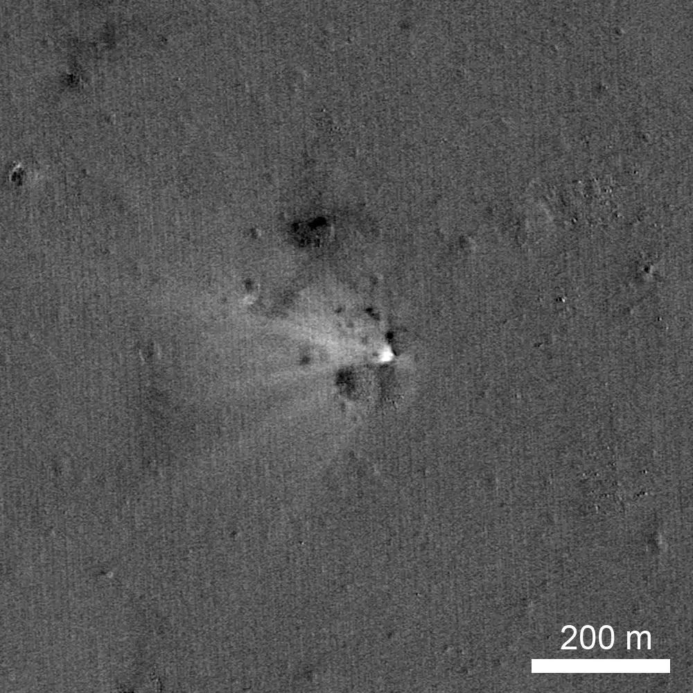 Kosmická loď LRO zachytila snímek kráteru LADEE Lunar Impact Crater