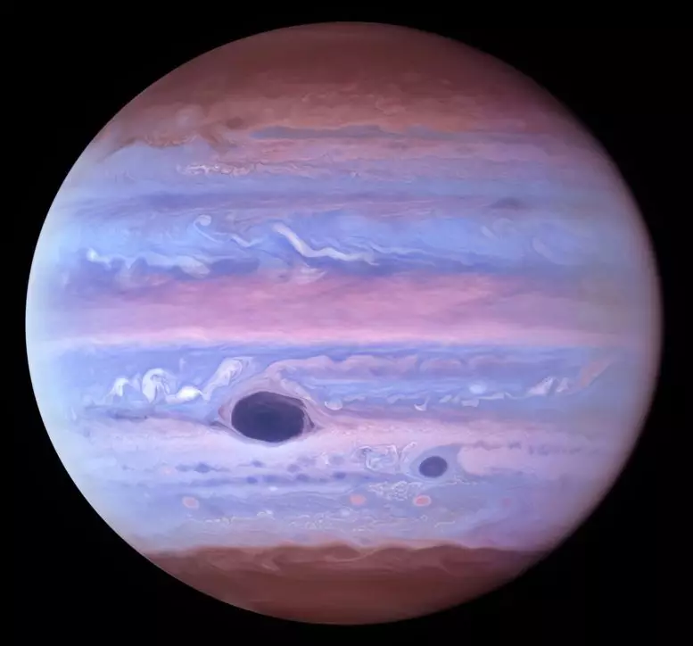 Hubble ultraljubičasti pogled na Jupiter