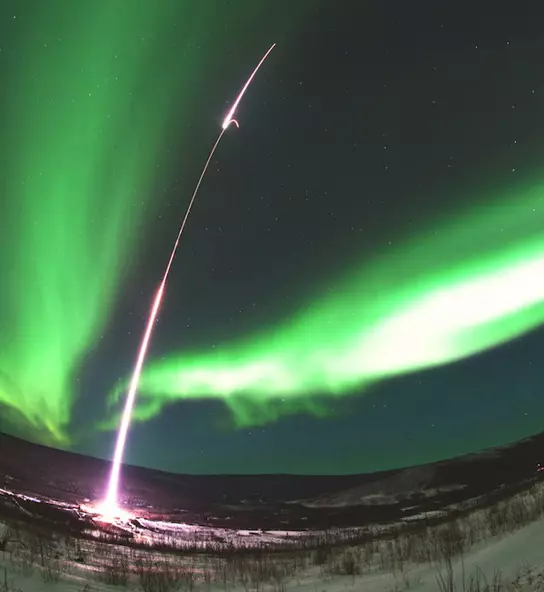 NASA lanceerde raket in Aurora Borealis 2743_2