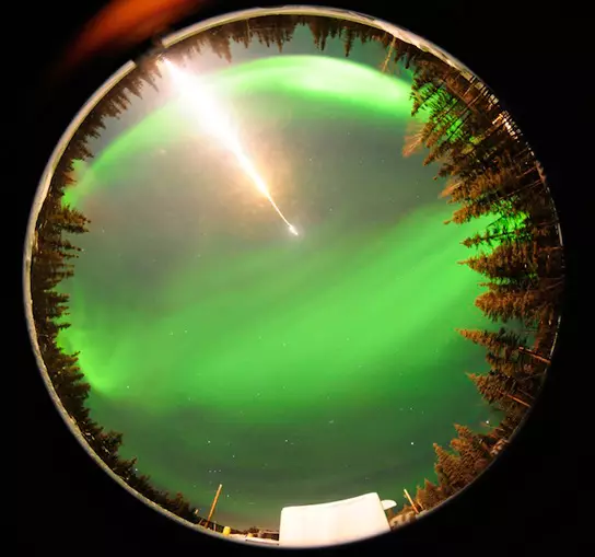 NASA lanceerde raket in Aurora Borealis 2743_3