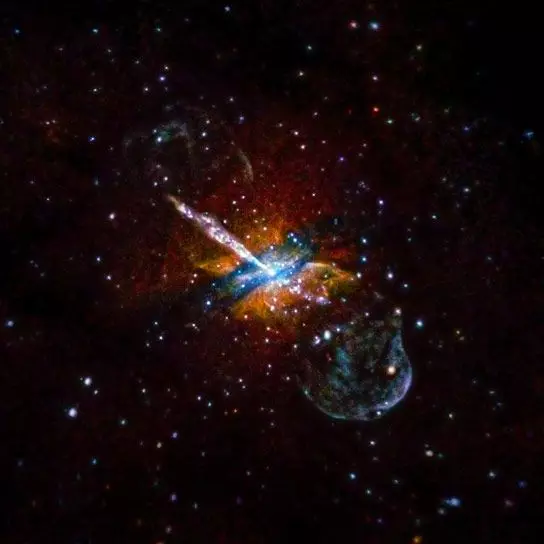 Nueva vista de Chandra de Centaurus A