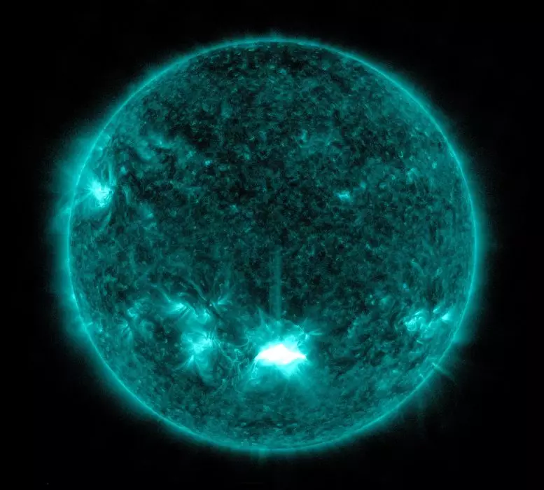 SDO সোলার ফ্লেয়ার 28 অক্টোবর, 2021