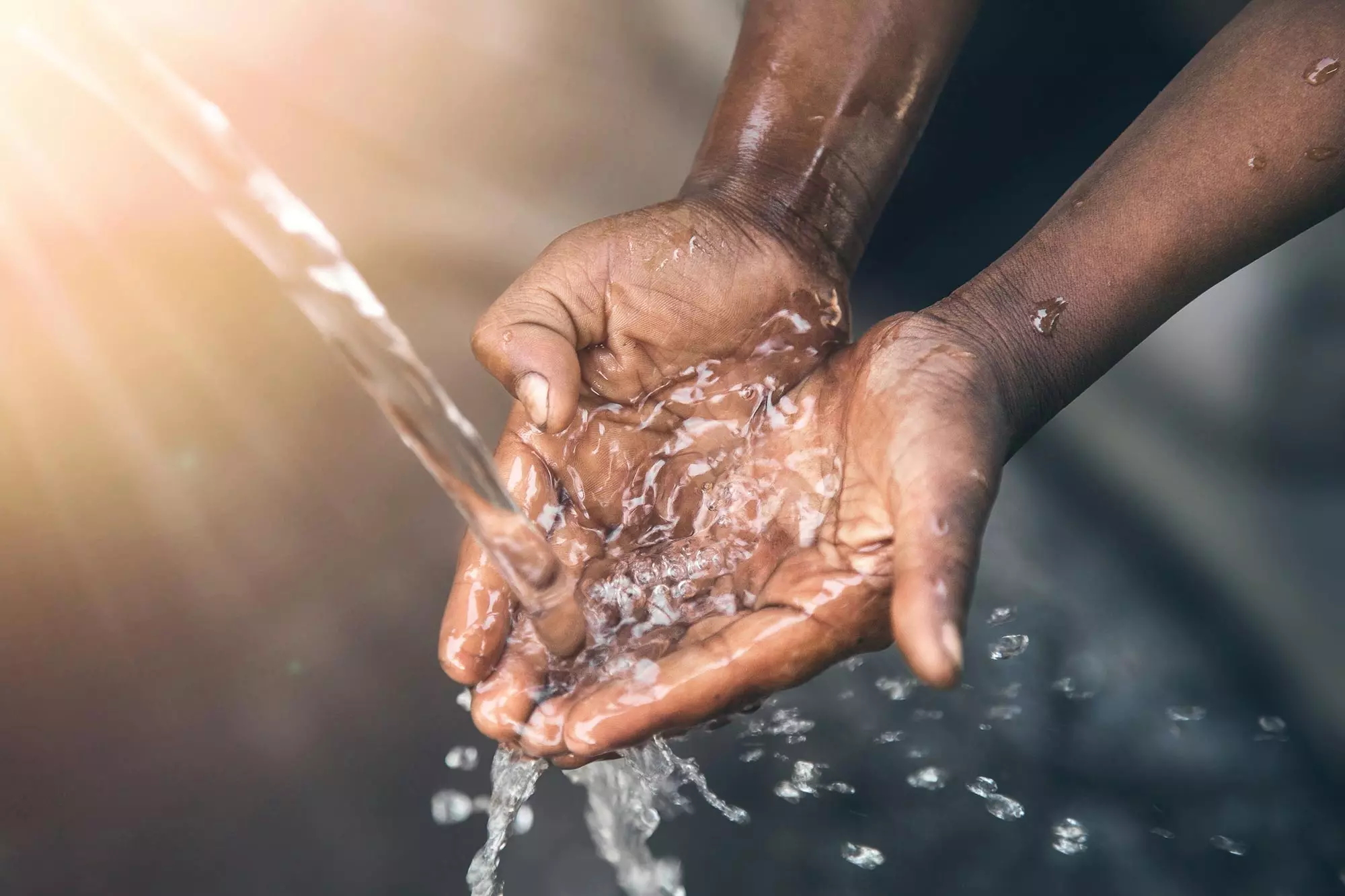 धक्कादायक शोध: नायजेरियन पिण्याचे पाणी बहुतेक मायक्रोप्लास्टिकने दूषित आहे
