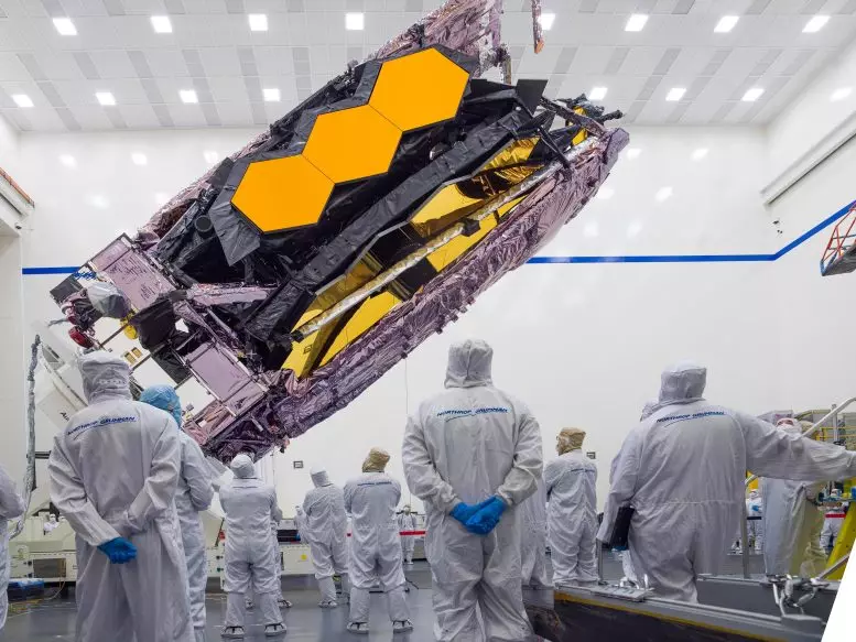 NASA's James Webb Space Telescope Yakagadzirirwa Kutakura