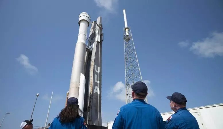 Астранаўты NASA Суні Уільямс, Бары «Бутч» Уілмар і Майк Фінке ULA Atlas V Rocket
