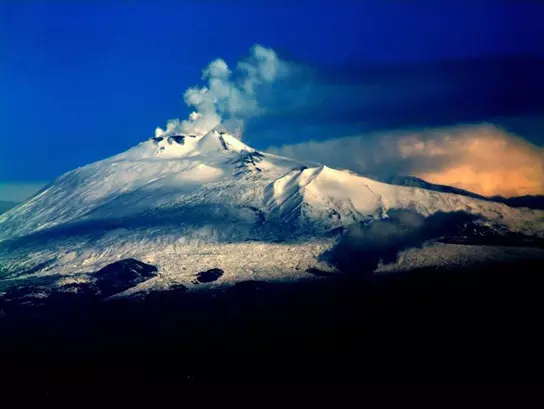 Gunung Api Italia Etna Ngagaduhan Letusan Katilu Taun 2012 3131_3