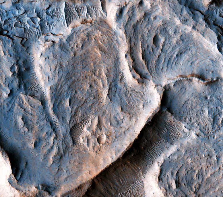 HiRISE Ara Kanal Fluvjali Invertit fuq Mars