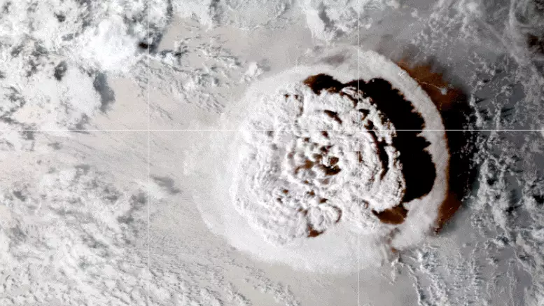 Hunga Tonga entra en erupción