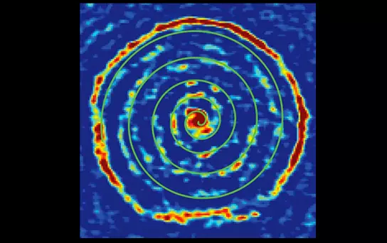 Kosmisk spiral omkring den røde kæmpestjerne R Sculptoris kunne belyse stjernernes udvikling 4382_3