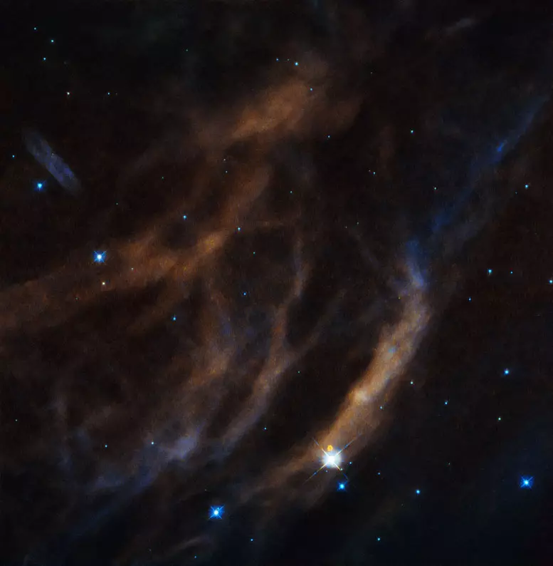 हबल दृश्य EZ Canis Majoris, Sh2-308
