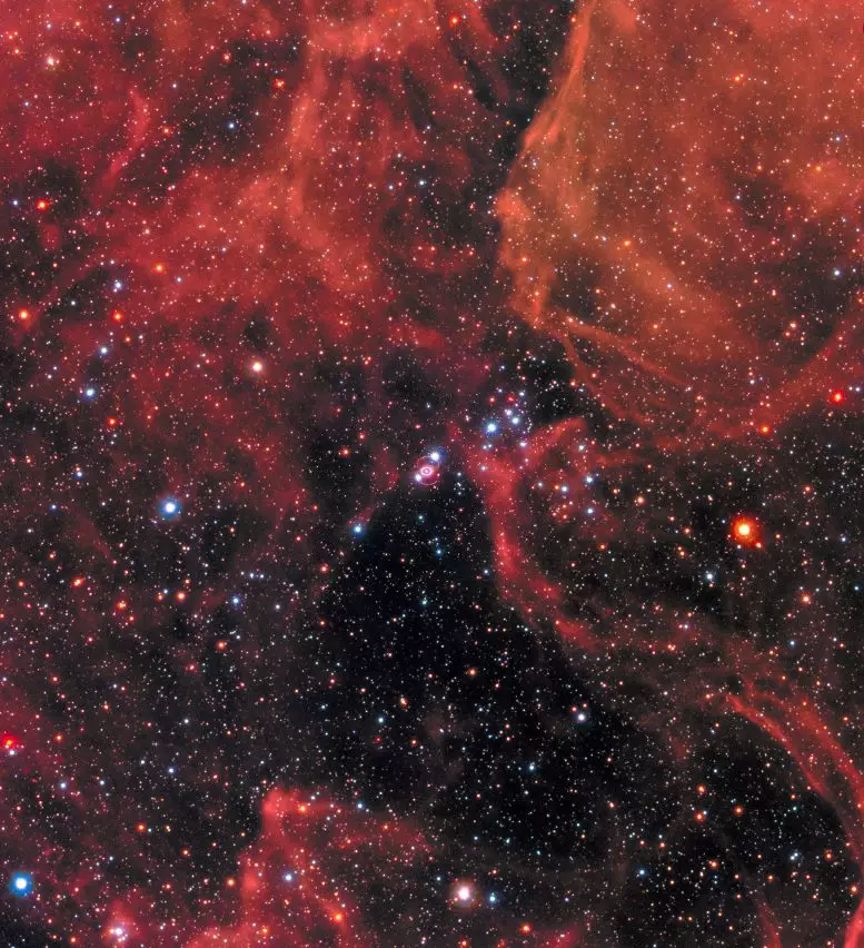 Hubble posnel širok pogled na supernovo 1987A