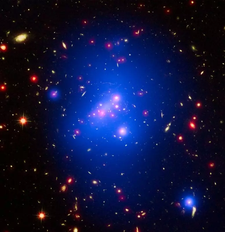 Hubble, Chandra, Spitzer Composite ea Massive Galaxy Cluster IDCS J1426.5+3508