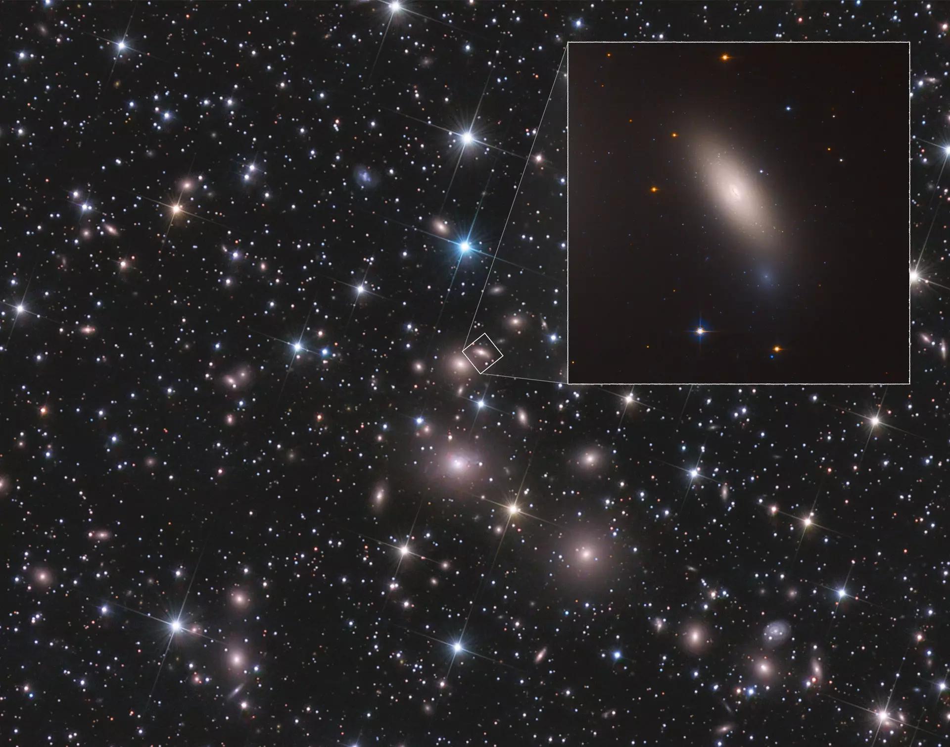 Hubble li hewşa meya kozmîk "Galaksîka bermayî" ya kevnar keşif dike