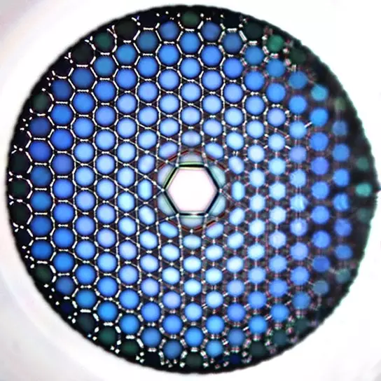 Hollow Optical Fibers bakeng sa Leseli la UV