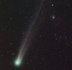 Il-ħabtiet tal-kometi jispjegaw il-misteru stellari ta’ 17-il sena