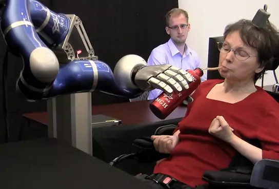 BrainGate Neural Interface System ermöglicht Menschen mit Lähmungen die Steuerung von Roboterarmen