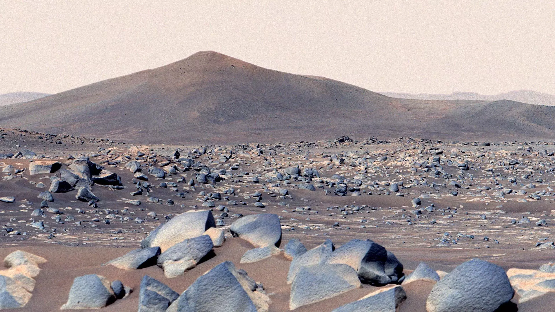 Perseverance Mars Rover frá NASA: útsýni yfir rauðu plánetuna (í bláu)