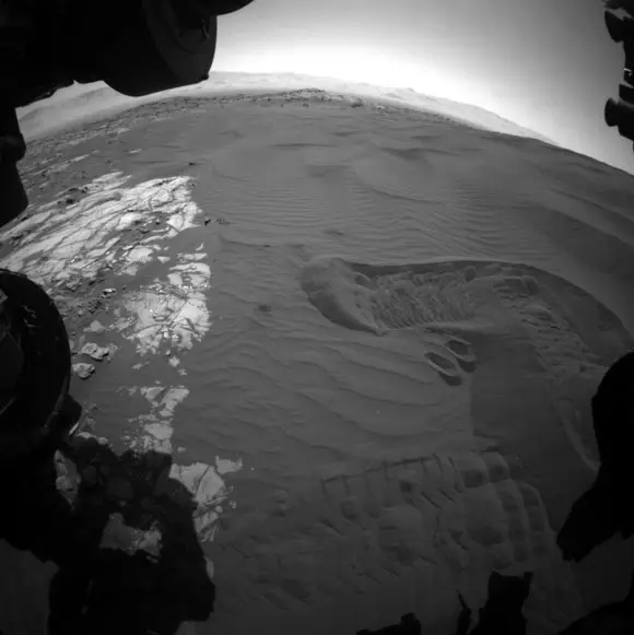 NASA Mars Rover Curiosity Citarasa Dicedok, Pasir Diayak