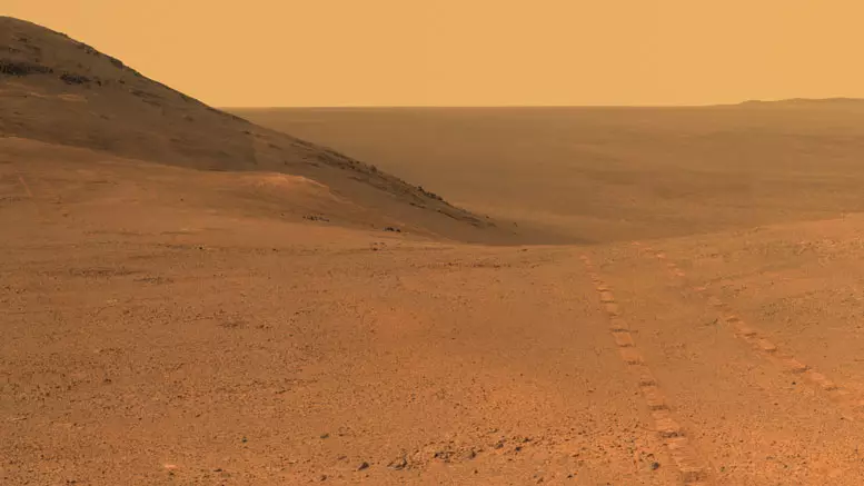 Mars Rover Panorama Şəkli Əzm Vadisindən yuxarı