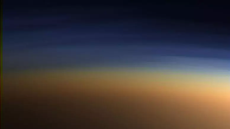 Gumagawa si Cassini ng Nakakagulat na Detection ng Molecule sa Atmosphere ng Titan