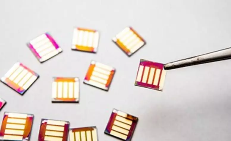 Quantum Dot Solar Cells