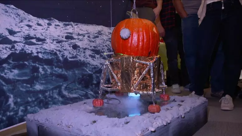 Apollo Ay Jack-o'-Lander